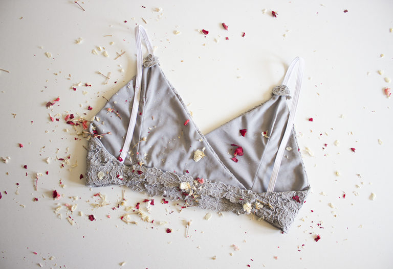 Triangle Bralette Tutorial & Pattern * UPDATED – DIY Clothes