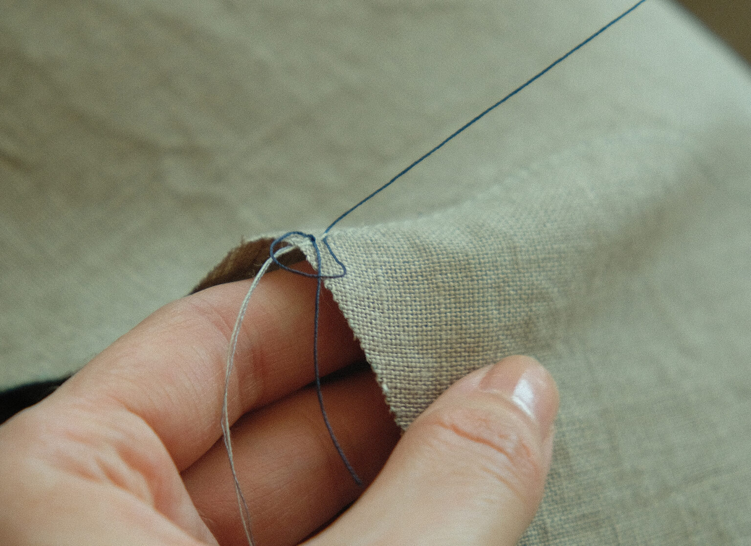 How to do a Whipped Running Stitch on Your Garments – DIY Clothes