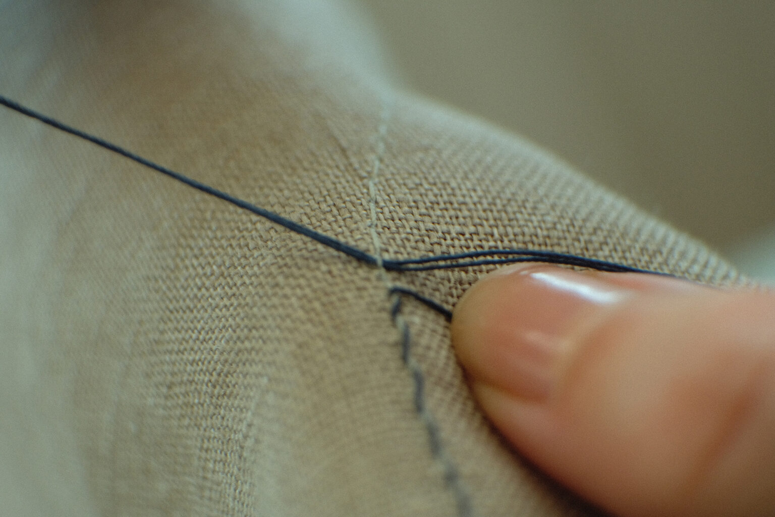 How to do a Whipped Running Stitch on Your Garments – DIY Clothes